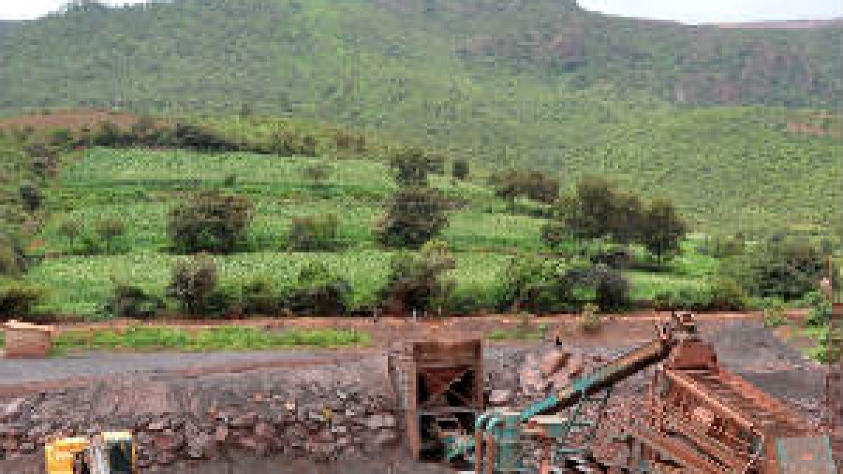 ರೇರ್ ಫೋಟೋ : ಸಂಡೂರು ಗುಡ್ಡಕ್ಕೆ ಹಸುರು ಕುಪ್ಪಸ | Sandur Mining Photo ...