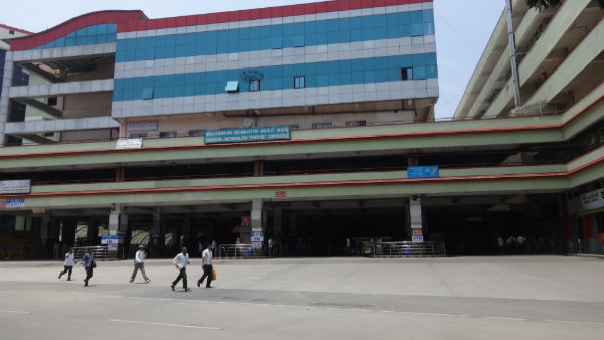 ಪ್ರತಿಭಟನೆ : ಶಾಂತಿನಗರದಲ್ಲಿ ಬಿಎಂಟಿಸಿ ಬಸ್ ಸಂಚಾರ ಸ್ಥಗಿತ | BMTC drivers ...