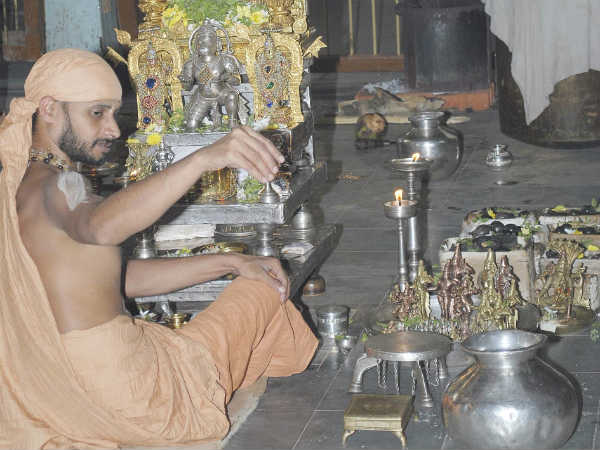 ಶ್ರೀ ಸತ್ಯಾತ್ಮತೀರ್ಥರಿಗೆ 60 ಕೆಜಿ ನಾಣ್ಯ ಸಮರ್ಪಣೆ | Sri Satyatma Teertha ...