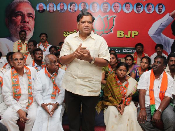 'ಬಳ್ಳಾರಿ ಡಿಸಿ ಕಾಂಗ್ರೆಸ್ ಏಜೆಂಟ್' ಎಂದ ಶೆಟ್ಟರ್ | Former CM Jagadish ...