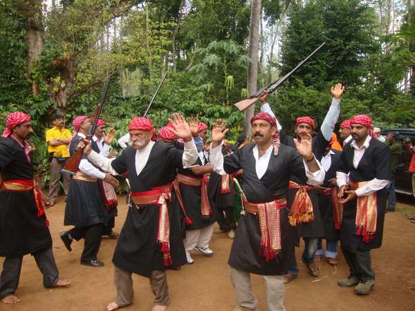 ಇಂದು ಹುತ್ತರಿ ಹಬ್ಬ, ಮನೆಗೆ ಬಂದಳು ಧಾನ್ಯಲಕ್ಷ್ಮಿ! | How is preperation going ...