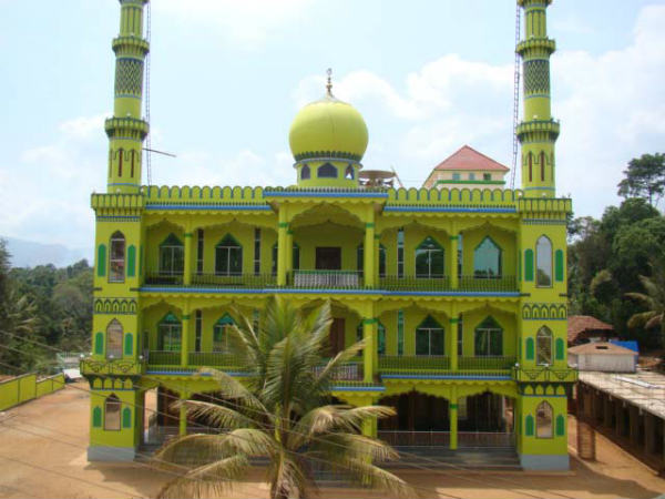 ಭಾವೈಕ್ಯತೆಯ ಸಂಗಮ ಕೊಡಗಿನ ಎಮ್ಮೆಮಾಡು ದರ್ಗಾ | Yemmemadu Dargah is the most ...