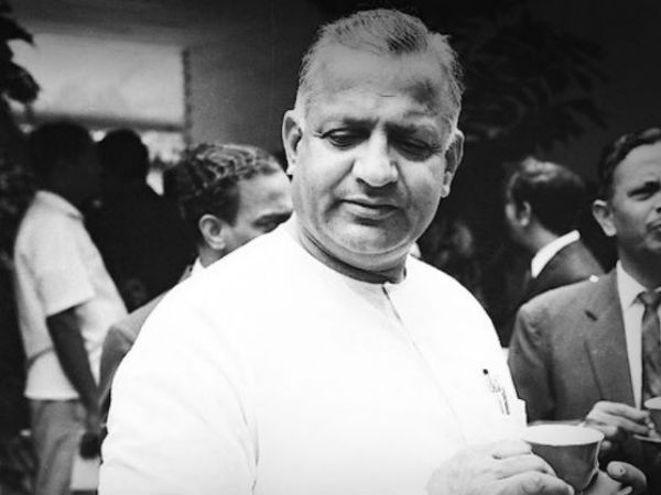 ಭೂಸುಧಾರಣೆಯ ಹರಿಕಾರ ದೇವರಾಜ ಅರಸು ವೆಬ್ ತಾಣ ತಪ್ಪದೇ ನೋಡಿ | Former CM, Social ...