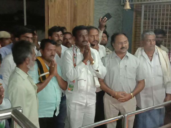 ದಾವಣಗೆರೆ : ಕಾಂಗ್ರೆಸ್‌ ಅಭ್ಯರ್ಥಿಗಾಗಿ ಜನರಿಂದ ದೇಣಿಗೆ ಸಂಗ್ರಹ | People ...