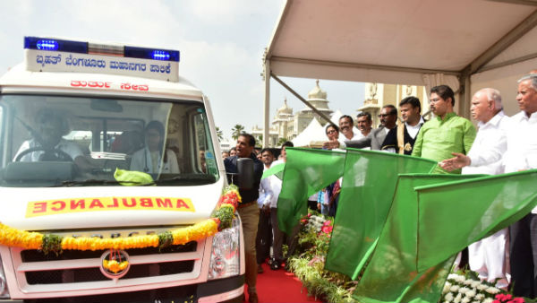 ಬೆಂಗಳೂರಿಗೂ ಬಂತು ಯಾಂತ್ರಿಕ ಕಸ ಗುಡಿಸುವ ವಾಹನ... | BBMP CM Yediyurappa ...