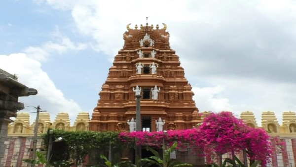 ಚನ್ನಪಟ್ಟಣ: ಸಂತಾನವಿಲ್ಲದವರಿಗೆ ಮಕ್ಕಳ ಭಾಗ್ಯ ಕರುಣಿಸುವ ಅಂಬೆಗಾಲು ಕೃಷ್ಣ ...