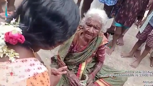 ಕೊಪ್ಪಳ: ವಯಸ್ಸಾದ ತಾಯಿಯನ್ನು ದೇವಸ್ಥಾನದಲ್ಲೇ ಬಿಟ್ಟು ಪರಾರಿಯಾದ ಮಗ | Koppal ...