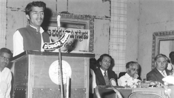 ಕನ್ನಡ ರಾಜ್ಯೋತ್ಸವ: ಗೋಕಾಕ ಚಳುವಳಿಯಲ್ಲಿ ಅಣ್ಣಾವ್ರ ಜೊತೆಗಿನ ಹೋರಾಟ ನೆನದ ...