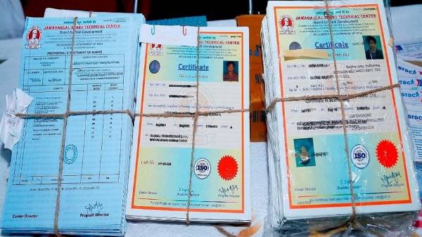 Fake marks card: ನಕಲಿ ಅಂಕಪಟ್ಟಿ ಮಾರಾಟ ಜಾಲ; 15 ವಿಶ್ವವಿದ್ಯಾಲಯಗಳ ಸಾವಿರಾರು ...