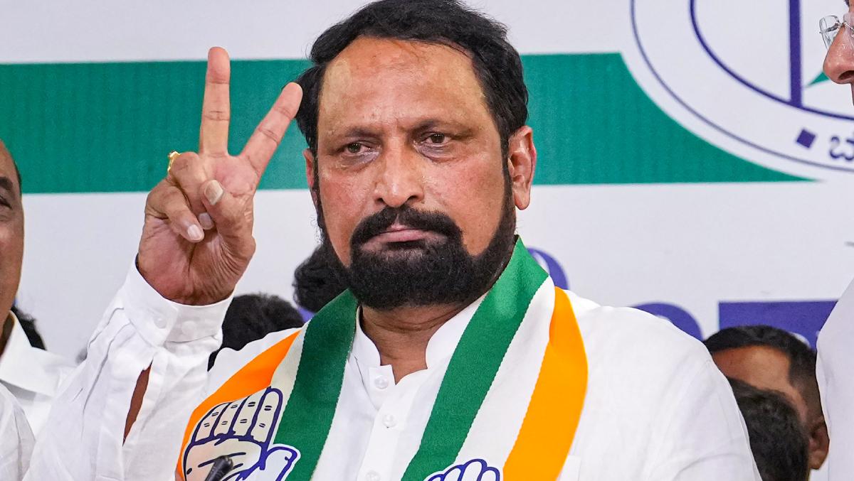 Laxman Savadi Gets Athani Ticket: ಅಥಣಿಯಿಂದ ಕಾಂಗ್ರೆಸ್‌ ಪರ ಲಕ್ಷ್ಮಣ ಸವದಿ ...