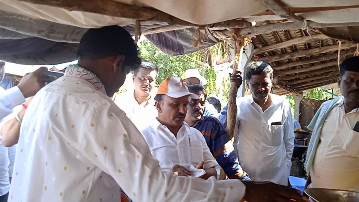 ಹಿರಿಯೂರು: ಅಬ್ಬರದ ಪ್ರಚಾರದಲ್ಲಿ ತೊಡಗಿದ ಕಾಂಗ್ರೆಸ್ ಅಭ್ಯರ್ಥಿ ಡಿ.ಸುಧಾಕರ್ ...