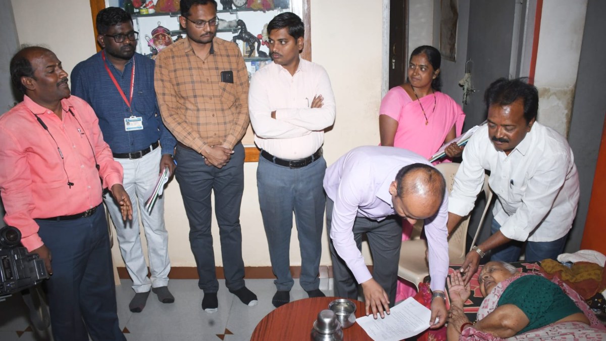 ಕರ್ನಾಟಕ ಚುನಾವಣೆ; ಮನೆಯಿಂದಲೇ ಮತದಾನ ಪ್ರಕ್ರಿಯೆ ಹೇಗೆ? | Karnataka assembly ...