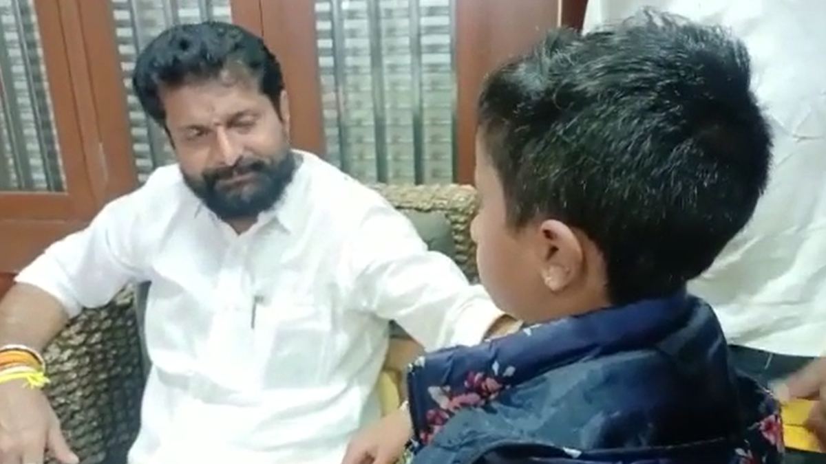 ನಿಮ್ಮ ಜೊತೆ ನಾವಿದ್ದೇವೆ ಭಯ ಪಡಬೇಡಿ ಸರ್‌: ಚಿಕ್ಕಮಗಳೂರಿನಲ್ಲಿ ಸೋಲನುಭವಿಸಿದ ಸಿ ...