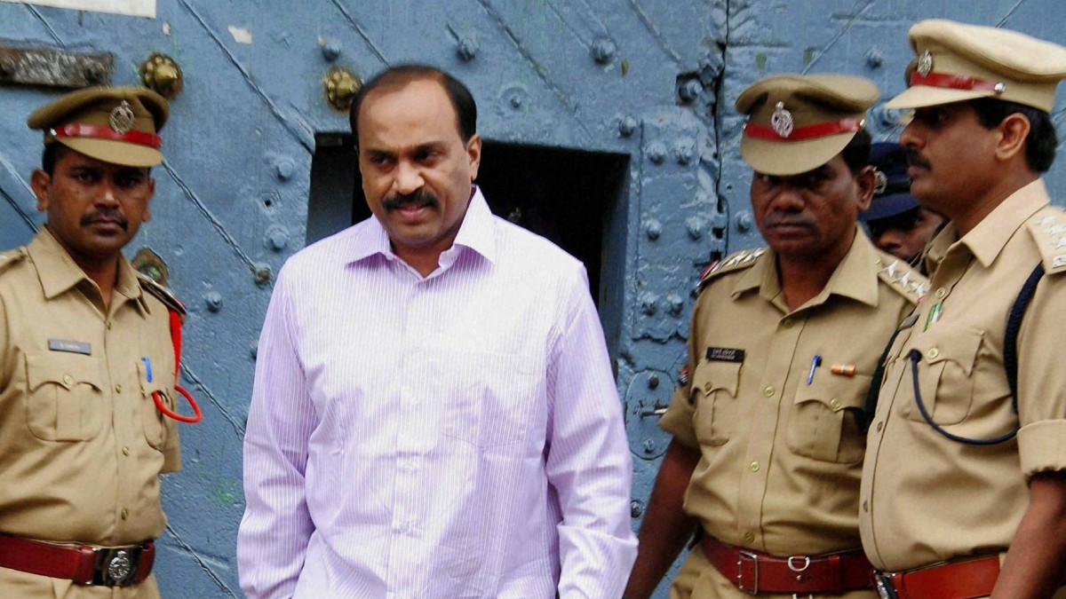 ಬಳ್ಳಾರಿ ಮೇಲೆ ಸಂಪೂರ್ಣ ಹಿಡಿತ ಕಳೆದುಕೊಂಡ ರೆಡ್ಡಿ ಬ್ರದರ್ಸ್‌ & ಟೀಮ್‌: ಗಣಿ ...