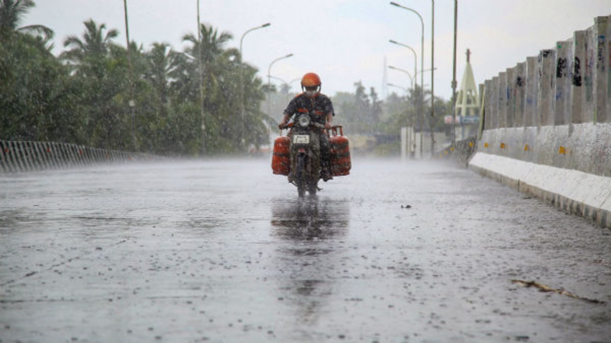 Karnataka Rain: ಈ ಜಿಲ್ಲೆಗಳಲ್ಲಿ ಇಂದು ವ್ಯಾಪಕ ಮಳೆ! | Karnataka Weather ...