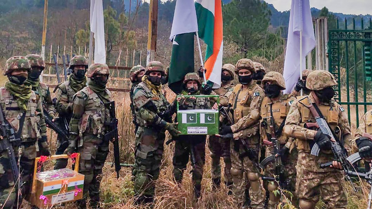 ಸಾಲ ಮಾಡಿಯಾದ್ರೂ ತುಪ್ಪ ತಿನ್ನು.. ಇದು ಕುತಂತ್ರಿ ಪಾಕಿಸ್ತಾನದ ರಿಯಲ್ ಸ್ಟೋರಿ ...