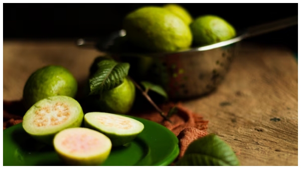 Guava Fruit Health Benefits: ಪ್ರತಿದಿನ ಪೇರಲ ಹಣ್ಣನ್ನು ತಿನ್ನುವುದರಿಂದ ಆಗುವ ...