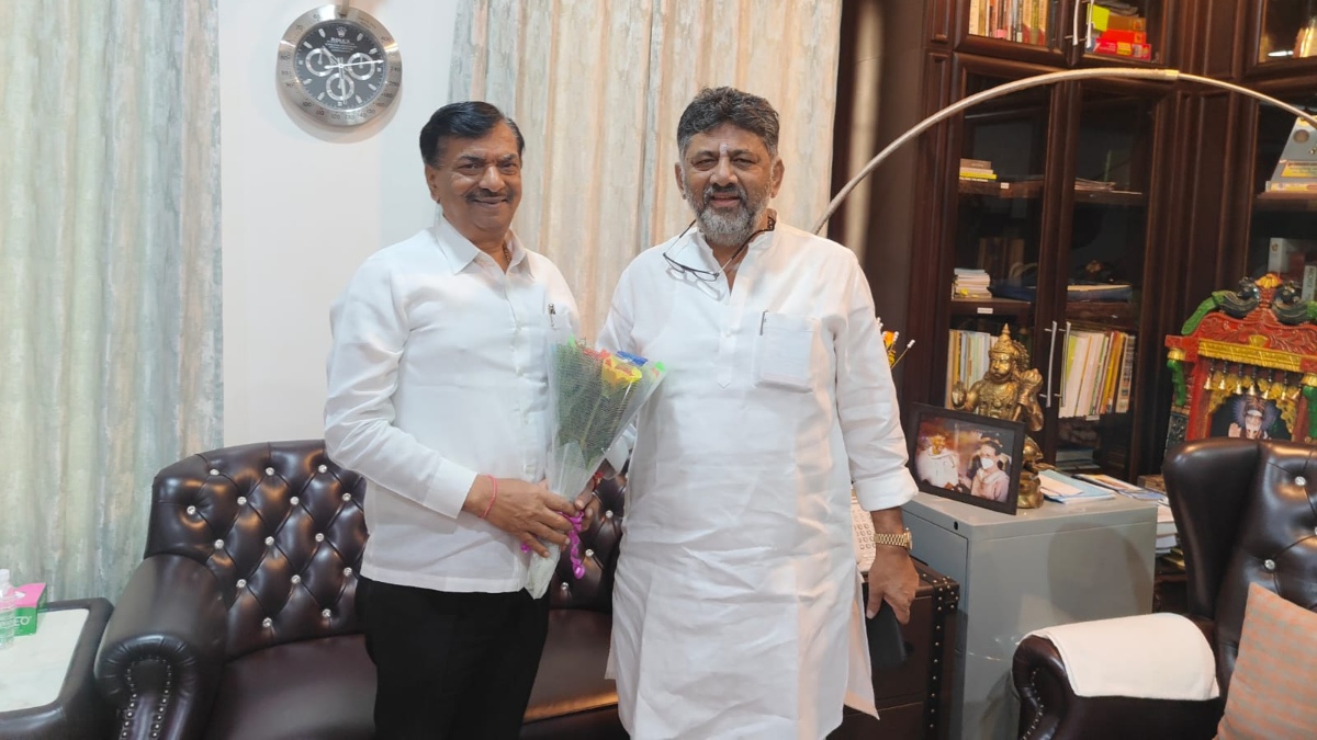 ಡಿಕೆಶಿ ಭೇಟಿಯಾದ ಜೆಡಿಎಸ್ ನಾಯಕ ಆಯನೂರು ಮಂಜುನಾಥ! | JDS Leader Ayanur ...