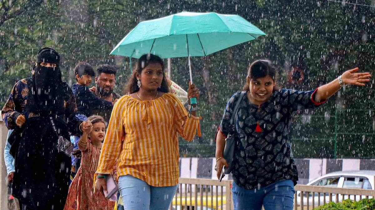 Karnataka Rain: ಈ ಜಿಲ್ಲೆಗಳಲ್ಲಿ ಗುಡುಗು-ಮಿಂಚು ಸಹಿತ ಉತ್ತಮ ಮಳೆ ಸಾಧ್ಯತೆ ...