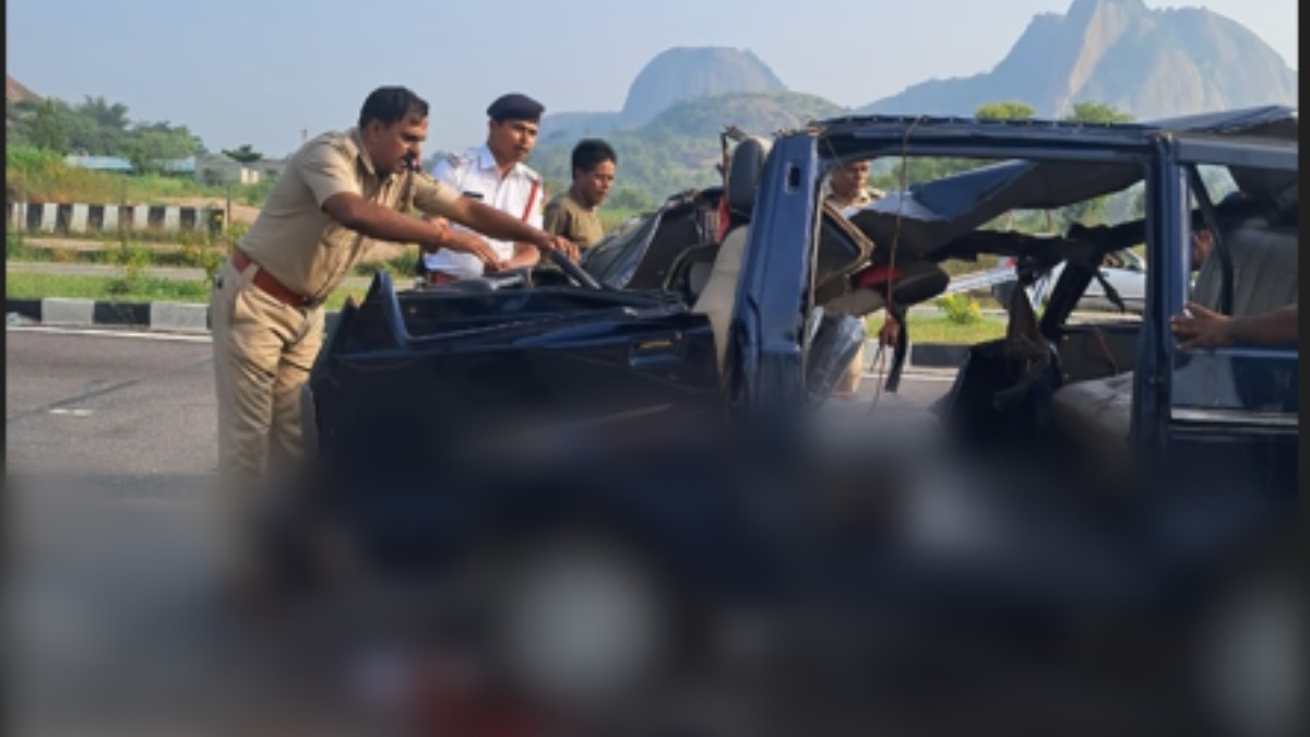 ದಶಪಥ ಹೆದ್ದಾರಿಯಲ್ಲಿ ಮಹಾಲಯ ಅಮಾವಾಸ್ಯೆ ದಿನವೇ ಭೀಕರ ಅಪಘಾತ: ಇಬ್ಬರ ದುರ್ಮರಣ ...