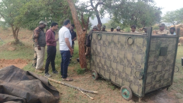ಹನೂರು: ಅಂಗಡಿಗಳಲ್ಲಿ ಮೊಟ್ಟೆ-ಹಣ್ಣು ತಿನ್ನುವುದಲ್ಲದೆ ಜನರ ನಿದ್ದೆಗೆಡಿಸಿದ್ದ ...
