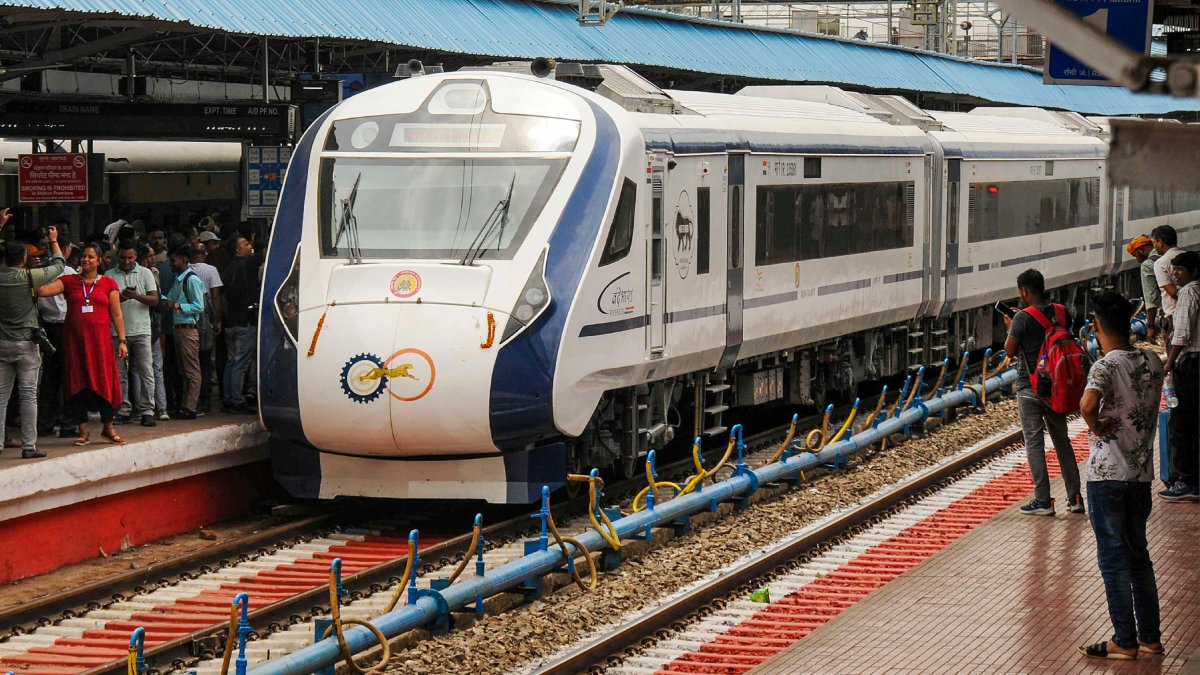 Vande Bharat; ವಂದೇ ಭಾರತ್ ರೈಲಿಗೆ ಬೀರೂರಿನಲ್ಲಿ ನಿಲುಗಡೆ ಕೊಡಿ | Stop ...