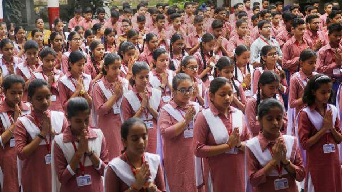 ಖಾಸಗಿ ಶಾಲೆಗಳಲ್ಲಿ 'ಜಯ ಭಾರತ ಜನನಿಯ ತನುಜಾತೆ' ಎನ್ನುವುದು ಕಡ್ಡಾಯವಲ್ಲ: ಕರ್ನಾಟಕ ...