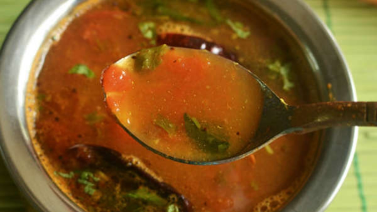 Rasam recipe: ಈ ಮಳೆಗಾಲದಲ್ಲಿ 2 ನಿಮಿಷಗಳಲ್ಲಿ ಚಟ್ ಪಟ್ ಅಂತ ರೆಡಿ ಮಾಡಿ ಬಿಸಿ ...